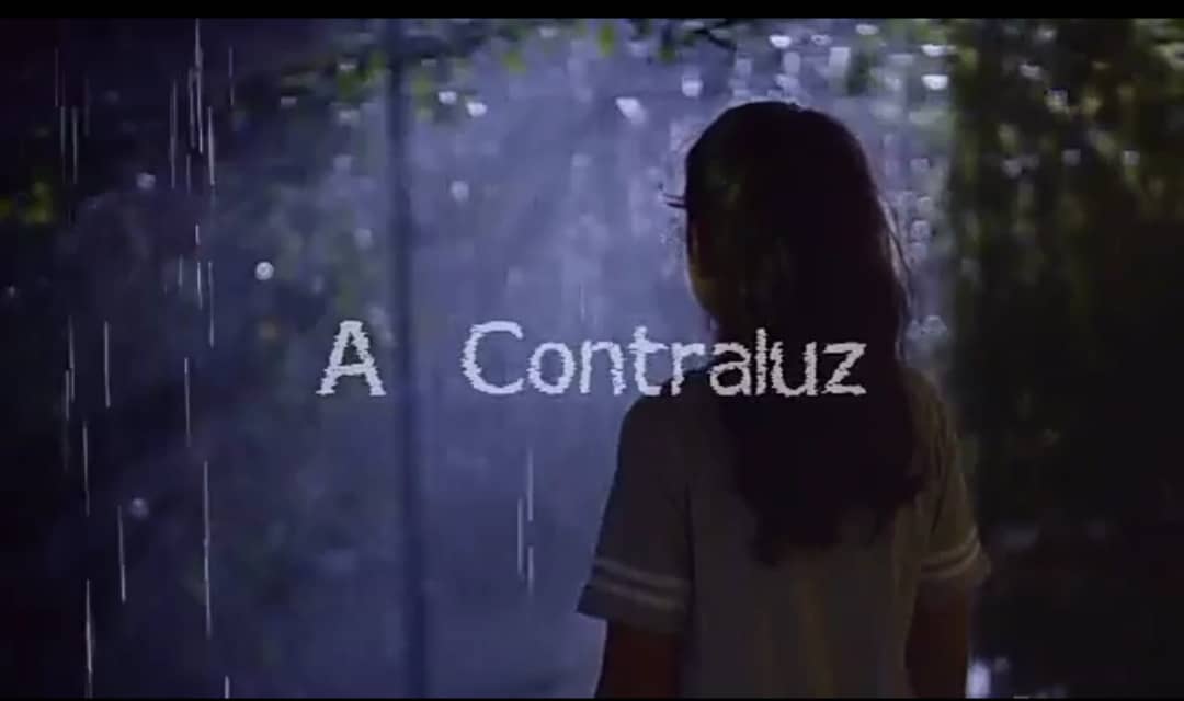 A Contraluz: una conmovedora mirada al universo adolescente